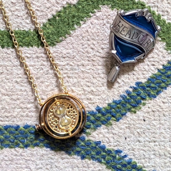 Universal | Toys | Harry Potter Ravenclaw Head Girl Pin And Time Turner ...